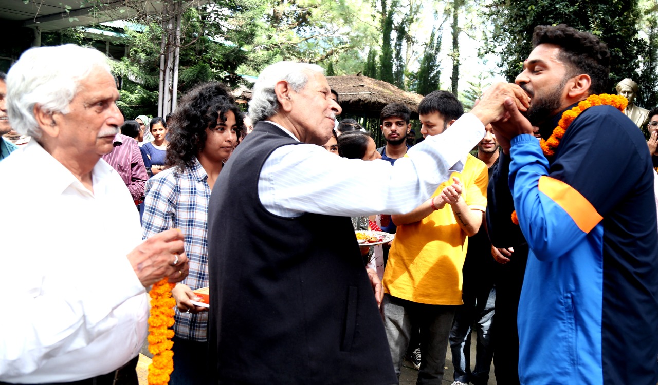 Korfball ‘Top Scorer’ Vishal Gets Rousing Welcome at Shoolini